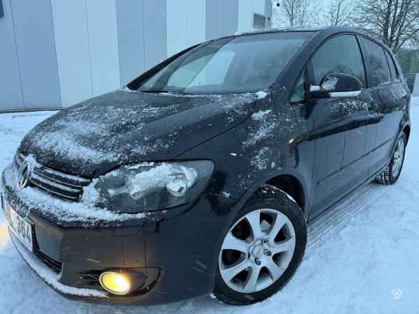 Black Volkswagen Golf 2012 in Kaunas, with an engine capacity of 1.60 L and mileage of 324 thousand km for 4650 €, photo 1 on AUTOMOTO.COM.LV