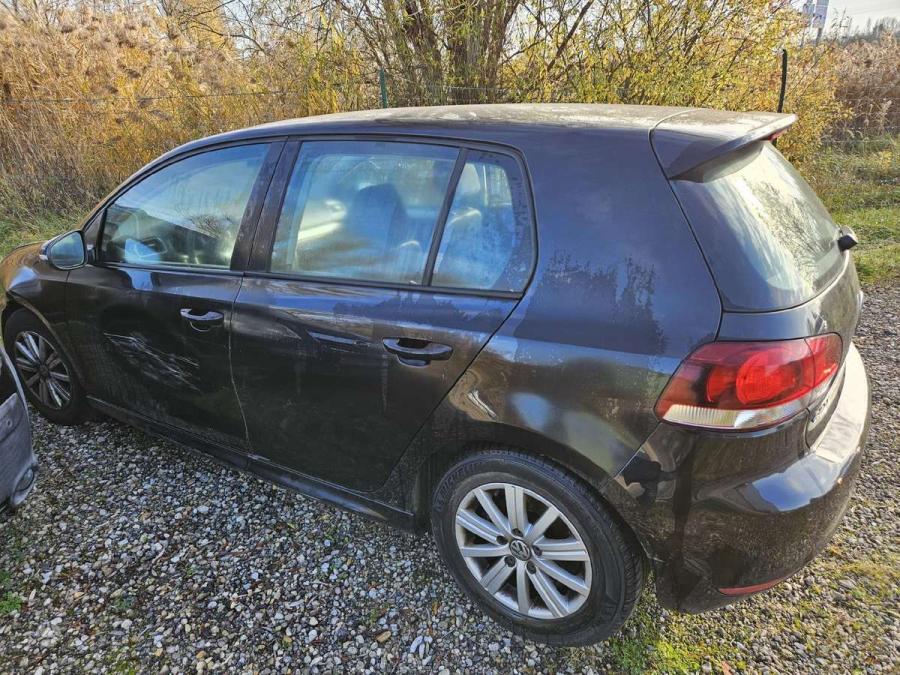 Melns Volkswagen Golf 2012 Tauragė, ar dzinēja tilpumu 1.97 L un nobraukumu 239 tūkst. km par 1550 €, foto 6 vietnē AUTOMOTO.COM.LV