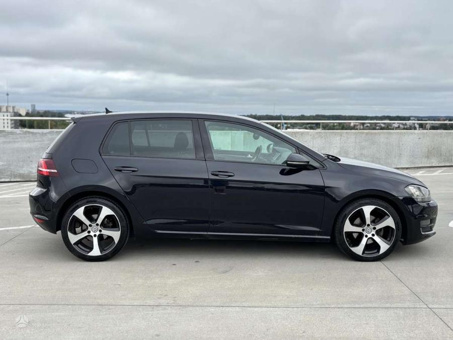 Black Volkswagen Golf 2012 in Vilnius, with an engine capacity of 1.97 L and mileage of 250 thousand km for 8450 €, photo 5 on AUTOMOTO.COM.LV