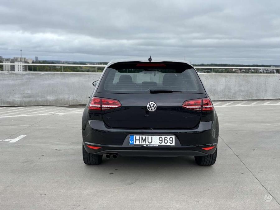 Black Volkswagen Golf 2012 in Vilnius, with an engine capacity of 1.97 L and mileage of 250 thousand km for 8450 €, photo 8 on AUTOMOTO.COM.LV