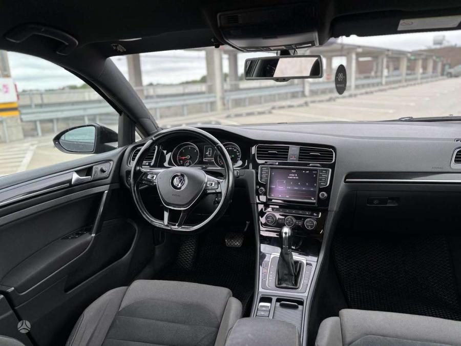 Black Volkswagen Golf 2012 in Vilnius, with an engine capacity of 1.97 L and mileage of 250 thousand km for 8450 €, photo 15 on AUTOMOTO.COM.LV