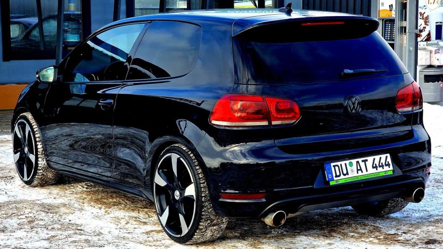 Black Volkswagen Golf 2012 in Kretinga, with an engine capacity of 2.00 L and mileage of 147 thousand km for 7250 €, photo 6 on AUTOMOTO.COM.LV