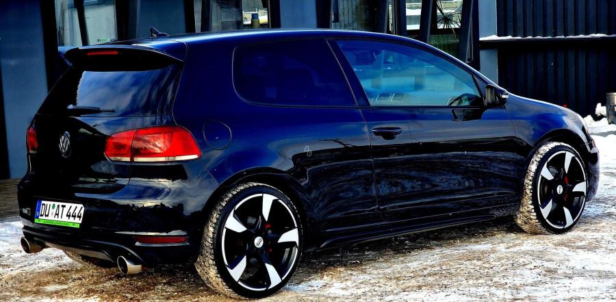 Black Volkswagen Golf 2012 in Kretinga, with an engine capacity of 2.00 L and mileage of 147 thousand km for 7250 €, photo 12 on AUTOMOTO.COM.LV