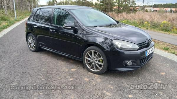 Black Volkswagen Golf 2012 in Tallinn, with an engine capacity of 1.60 L and mileage of 350 thousand km for 4000 €, photo 3 on AUTOMOTO.COM.LV