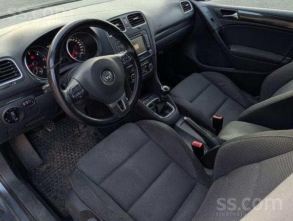 Black Volkswagen Golf 2012 in Jurmala, with an engine capacity of 1.60 L and mileage of 202 thousand km for 2950 €, photo 5 on AUTOMOTO.COM.LV