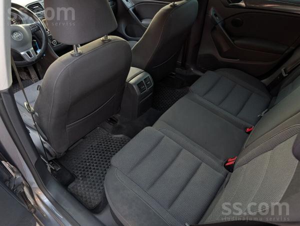 Black Volkswagen Golf 2012 in Jurmala, with an engine capacity of 1.60 L and mileage of 202 thousand km for 2950 €, photo 6 on AUTOMOTO.COM.LV