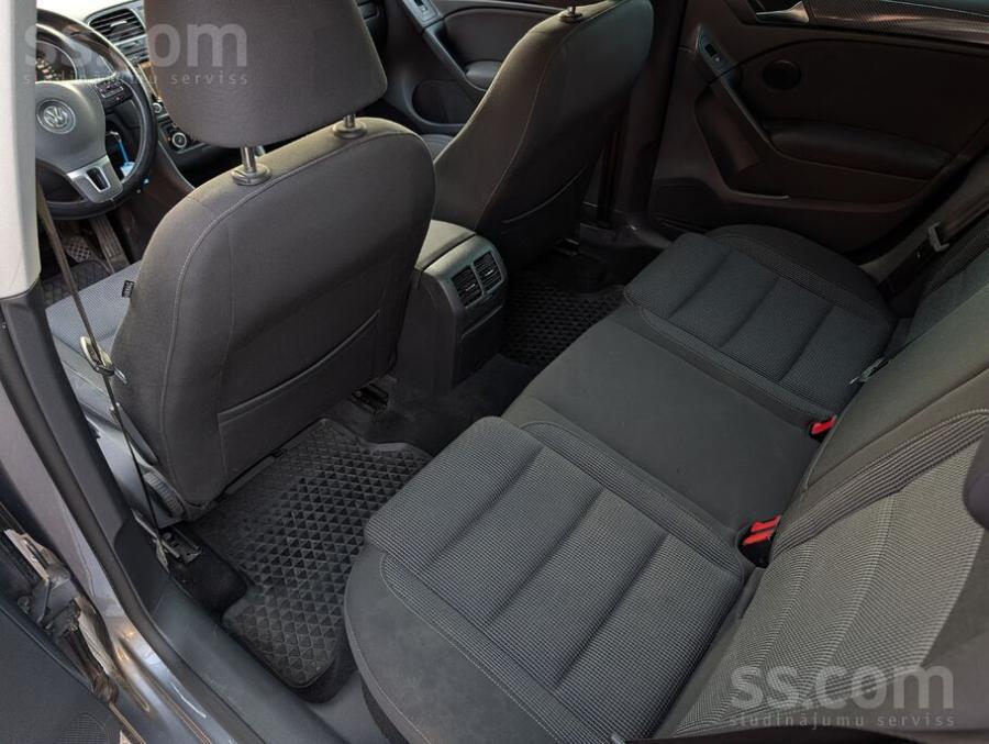 Melns Volkswagen Golf 2012 Jūrmala, ar dzinēja tilpumu 1.60 L un nobraukumu 202 tūkst. km par 2950 €, foto 7 vietnē AUTOMOTO.COM.LV