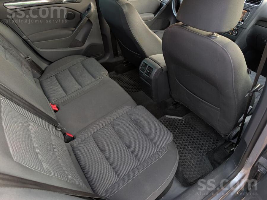 Melns Volkswagen Golf 2012 Jūrmala, ar dzinēja tilpumu 1.60 L un nobraukumu 202 tūkst. km par 2950 €, foto 8 vietnē AUTOMOTO.COM.LV