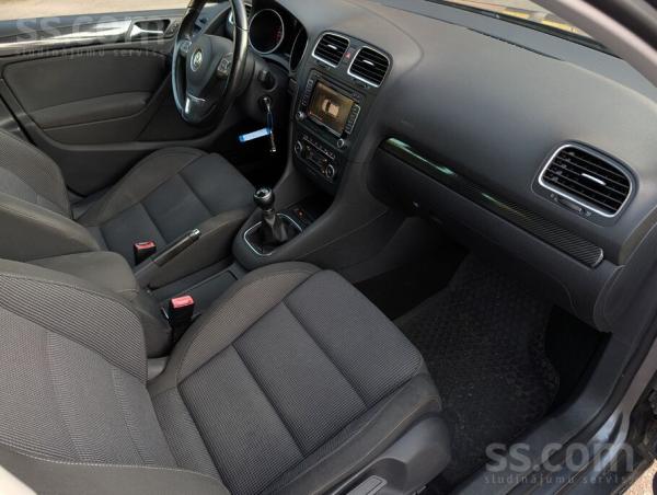Black Volkswagen Golf 2012 in Jurmala, with an engine capacity of 1.60 L and mileage of 202 thousand km for 2950 €, photo 8 on AUTOMOTO.COM.LV