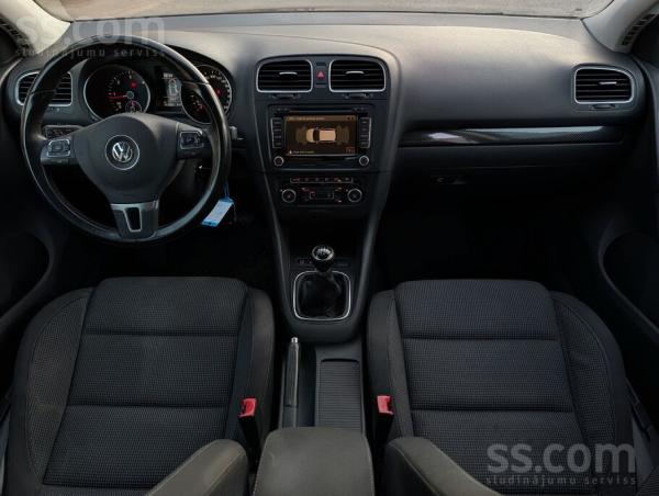 Black Volkswagen Golf 2012 in Jurmala, with an engine capacity of 1.60 L and mileage of 202 thousand km for 2950 €, photo 9 on AUTOMOTO.COM.LV