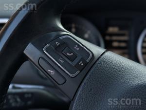 Melns Volkswagen Golf 2012 Jūrmala, ar dzinēja tilpumu 1.60 L un nobraukumu 202 tūkst. km par 2950 €, foto 13 vietnē AUTOMOTO.COM.LV