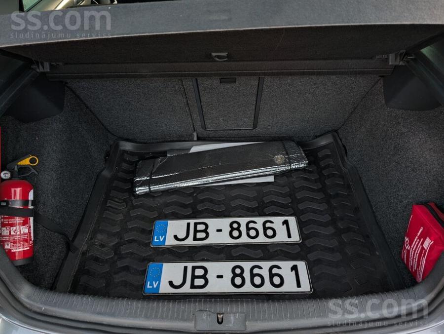 Melns Volkswagen Golf 2012 Jūrmala, ar dzinēja tilpumu 1.60 L un nobraukumu 202 tūkst. km par 2950 €, foto 32 vietnē AUTOMOTO.COM.LV