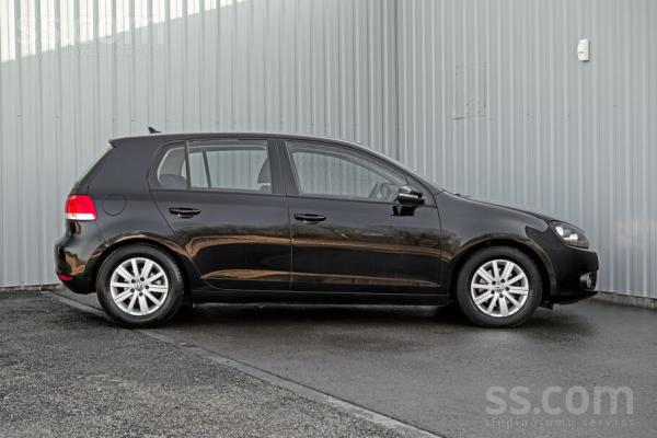Black Volkswagen Golf 2012 in Ogre, with an engine capacity of 1.60 L and mileage of 209 thousand km for 5990 €, photo 6 on AUTOMOTO.COM.LV