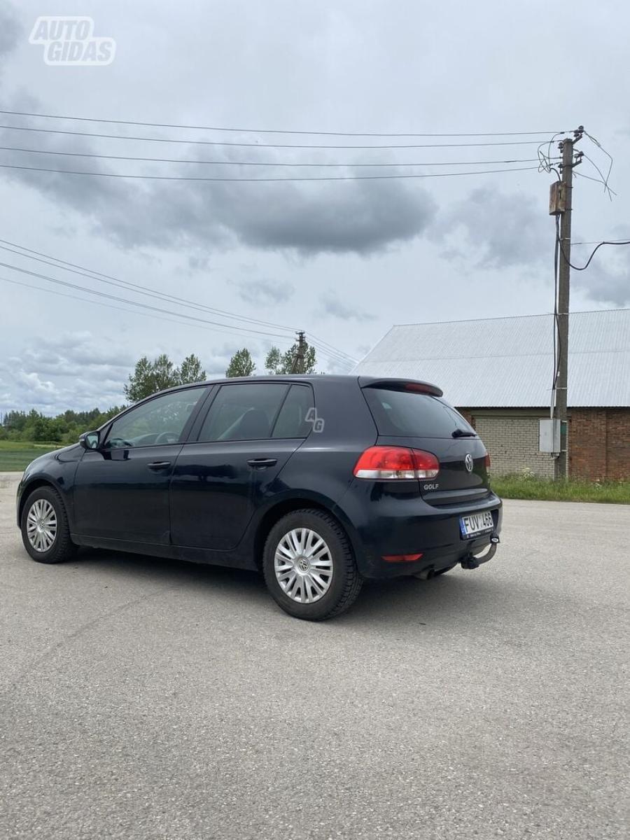 Black Volkswagen Golf 2012 in Kaunas, with an engine capacity of 1.20 L and mileage of 262 thousand km for 2650 €, photo 3 on AUTOMOTO.COM.LV