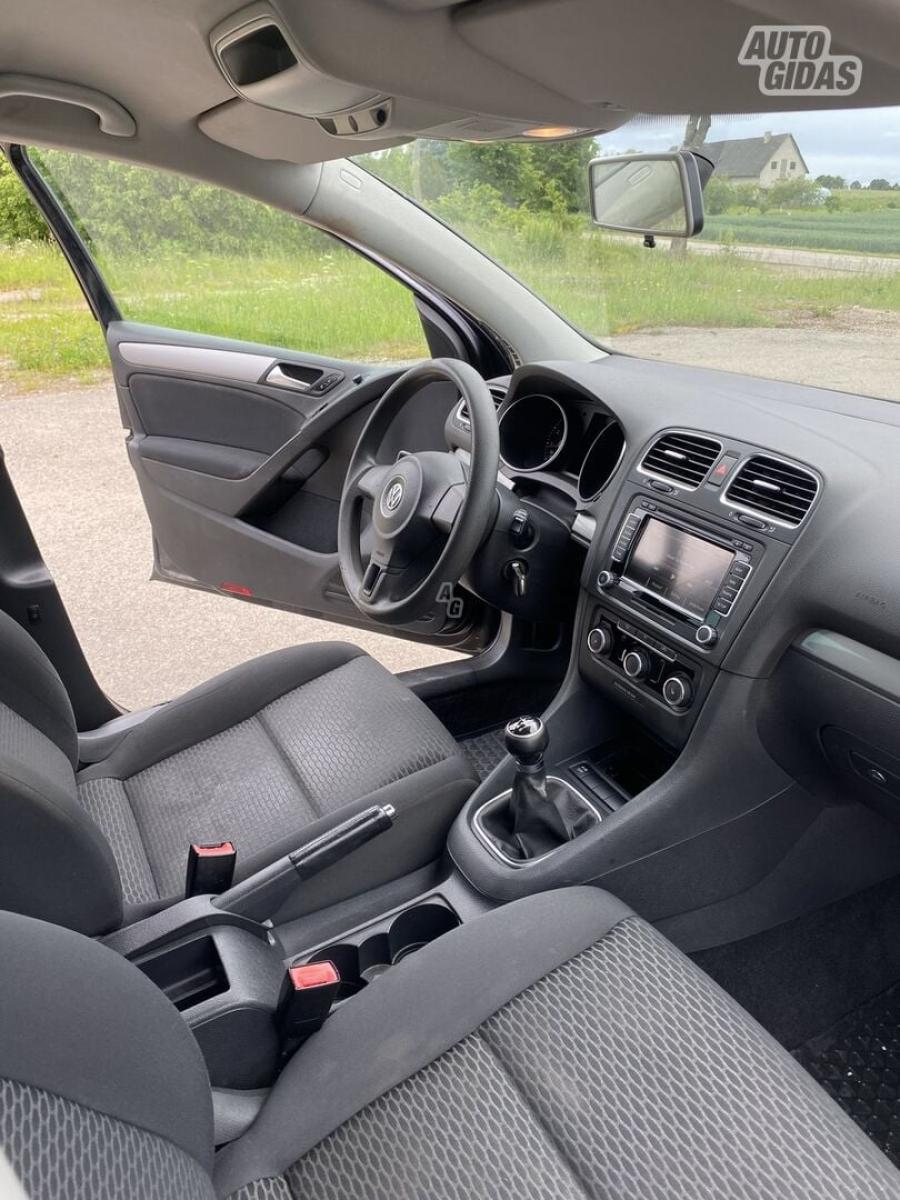 Black Volkswagen Golf 2012 in Kaunas, with an engine capacity of 1.20 L and mileage of 262 thousand km for 2650 €, photo 10 on AUTOMOTO.COM.LV