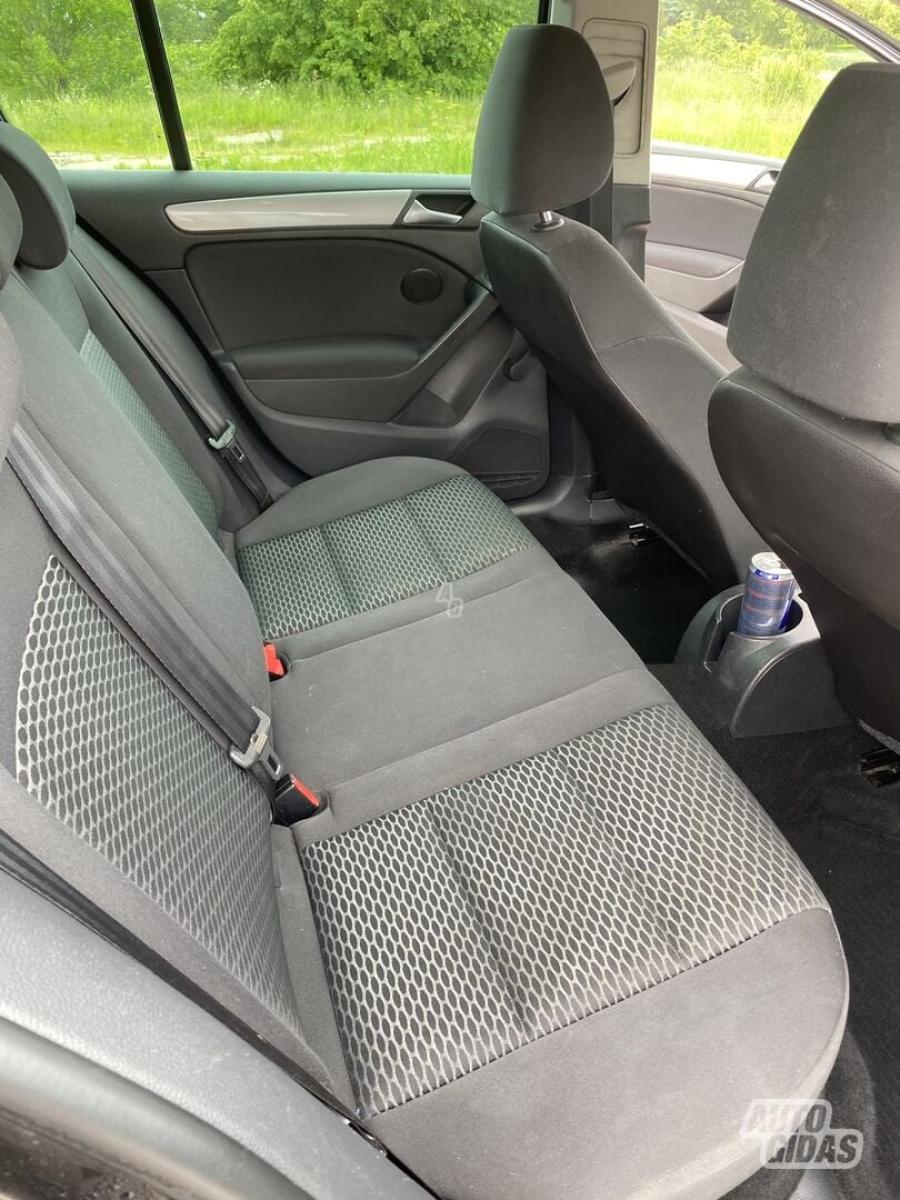 Black Volkswagen Golf 2012 in Kaunas, with an engine capacity of 1.20 L and mileage of 262 thousand km for 2650 €, photo 11 on AUTOMOTO.COM.LV