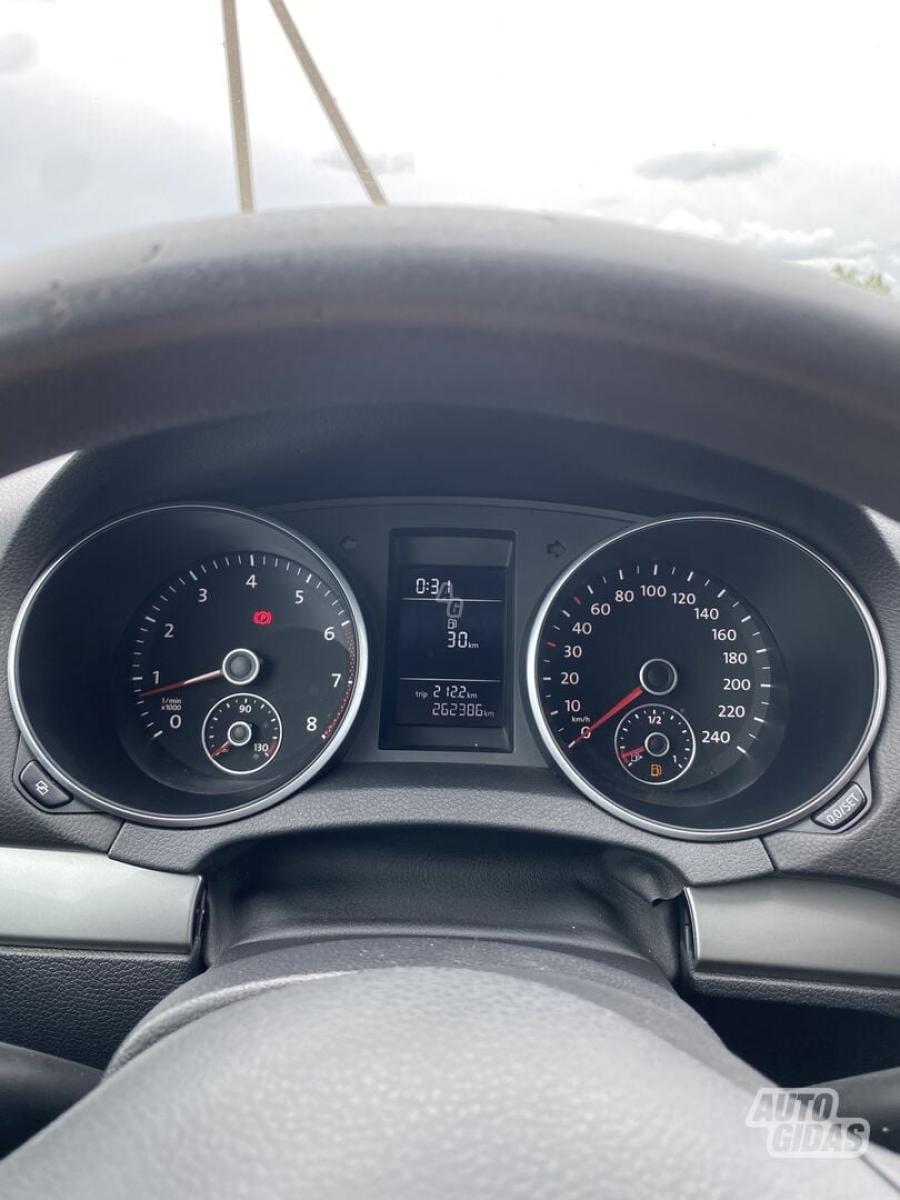 Black Volkswagen Golf 2012 in Kaunas, with an engine capacity of 1.20 L and mileage of 262 thousand km for 2650 €, photo 12 on AUTOMOTO.COM.LV