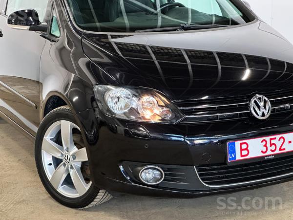 Black Volkswagen Golf 2012 in Jurmala, with an engine capacity of 2.00 L and mileage of 296 thousand km for 5995 €, photo 4 on AUTOMOTO.COM.LV