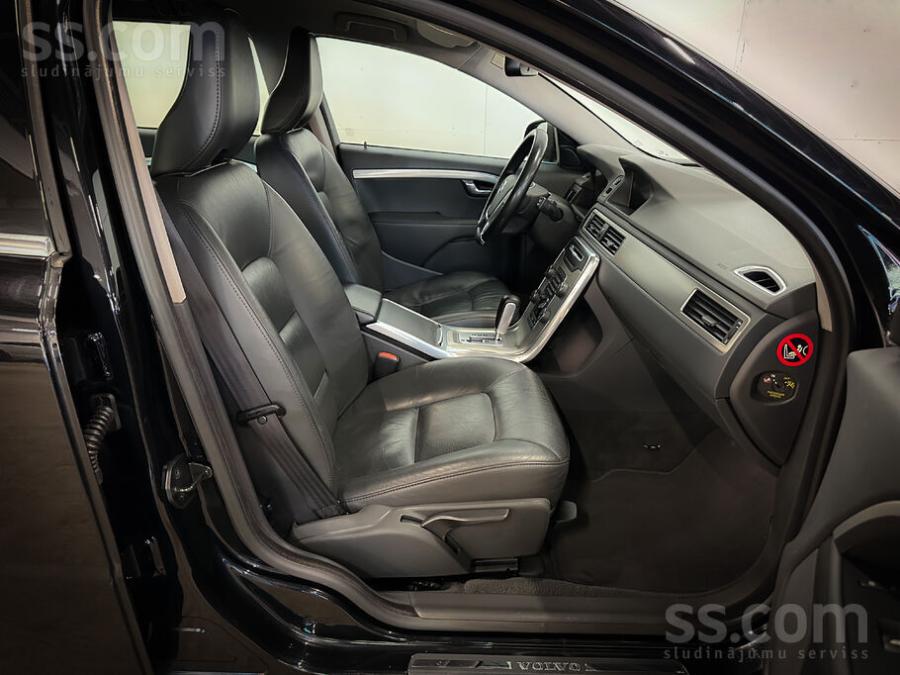 Melns Volkswagen Golf 2012 Jūrmala, ar dzinēja tilpumu 2.00 L un nobraukumu 296 tūkst. km par 5995 €, foto 18 vietnē AUTOMOTO.COM.LV