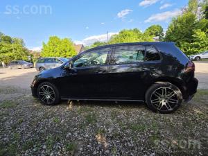 Melns Volkswagen Golf 2012 Jēkabpils, ar dzinēja tilpumu 1.60 L un nobraukumu 230 tūkst. km par 7500 €, foto 3 vietnē AUTOMOTO.COM.LV