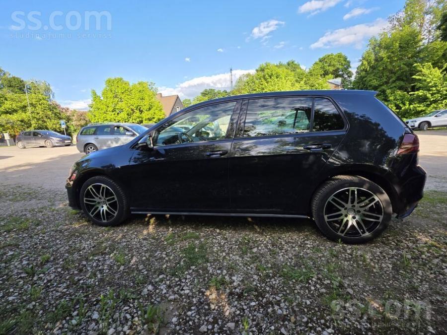 Melns Volkswagen Golf 2012 Jēkabpils, ar dzinēja tilpumu 1.60 L un nobraukumu 230 tūkst. km par 7500 €, foto 3 vietnē AUTOMOTO.COM.LV