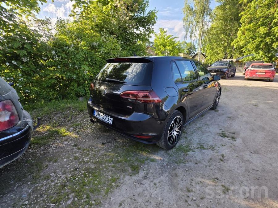 Melns Volkswagen Golf 2012 Jēkabpils, ar dzinēja tilpumu 1.60 L un nobraukumu 230 tūkst. km par 7500 €, foto 6 vietnē AUTOMOTO.COM.LV