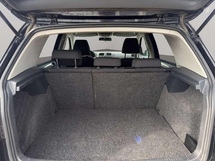 Melns Volkswagen Golf 2012 Kauņa, ar dzinēja tilpumu 1.40 L un nobraukumu 270 tūkst. km par 4999 €, foto 11 vietnē AUTOMOTO.COM.LV
