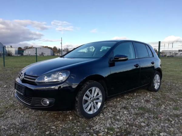Melns Volkswagen Golf 2012 Saldus, ar dzinēja tilpumu 1.40 L un nobraukumu 155 tūkst. km par 5900 €, foto 1 vietnē AUTOMOTO.COM.LV