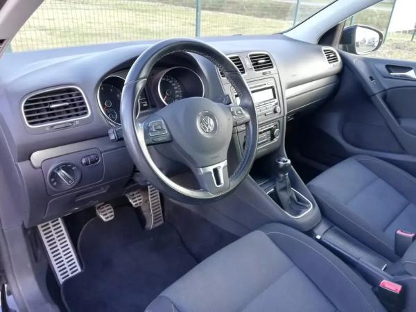 Melns Volkswagen Golf 2012 Saldus, ar dzinēja tilpumu 1.40 L un nobraukumu 155 tūkst. km par 5900 €, foto 7 vietnē AUTOMOTO.COM.LV