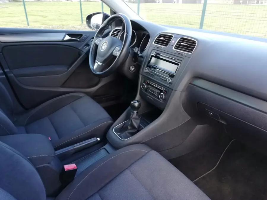 Black Volkswagen Golf 2012 in Saldus, with an engine capacity of 1.40 L and mileage of 155 thousand km for 5900 €, photo 10 on AUTOMOTO.COM.LV