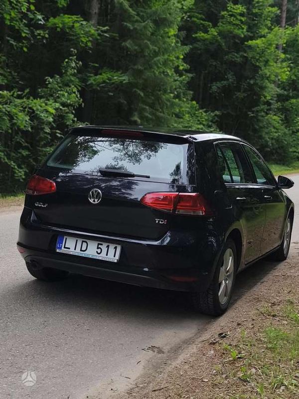 Black Volkswagen Golf 2012 in Svencionys, with an engine capacity of 1.60 L and mileage of 256 thousand km for 5200 €, photo 2 on AUTOMOTO.COM.LV