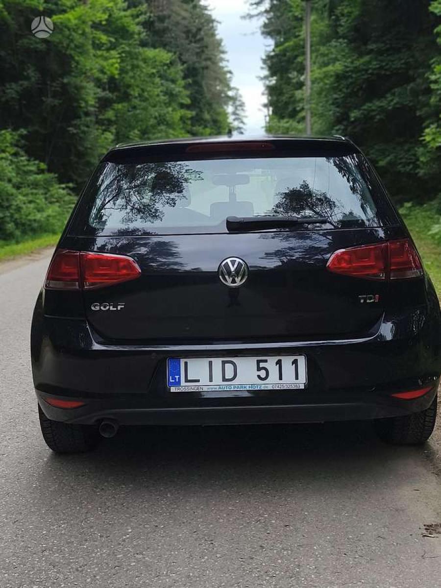 Black Volkswagen Golf 2012 in Svencionys, with an engine capacity of 1.60 L and mileage of 256 thousand km for 5200 €, photo 5 on AUTOMOTO.COM.LV