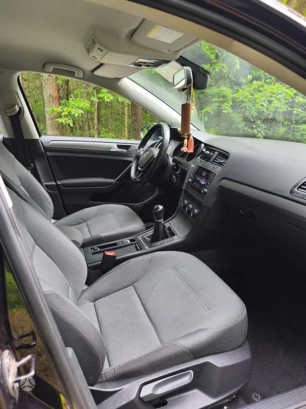 Black Volkswagen Golf 2012 in Svencionys, with an engine capacity of 1.60 L and mileage of 256 thousand km for 5200 €, photo 5 on AUTOMOTO.COM.LV