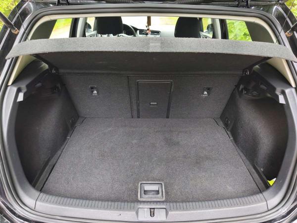 Black Volkswagen Golf 2012 in Svencionys, with an engine capacity of 1.60 L and mileage of 256 thousand km for 5200 €, photo 10 on AUTOMOTO.COM.LV