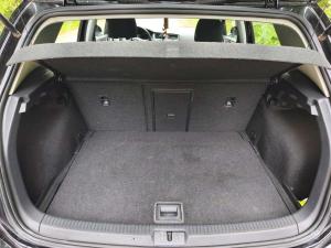Black Volkswagen Golf 2012 in Svencionys, with an engine capacity of 1.60 L and mileage of 256 thousand km for 5200 €, photo 11 on AUTOMOTO.COM.LV