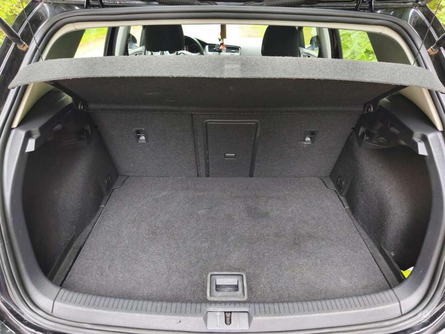Black Volkswagen Golf 2012 in Svencionys, with an engine capacity of 1.60 L and mileage of 256 thousand km for 5200 €, photo 11 on AUTOMOTO.COM.LV