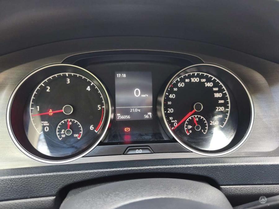Black Volkswagen Golf 2012 in Svencionys, with an engine capacity of 1.60 L and mileage of 256 thousand km for 5200 €, photo 12 on AUTOMOTO.COM.LV