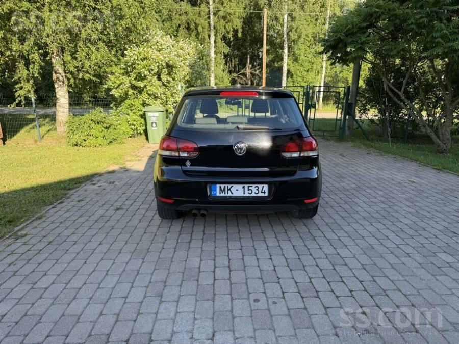 Black Volkswagen Golf 2012 in Tukums, with an engine capacity of 2.00 L and mileage of 316 thousand km for 3850 €, photo 4 on AUTOMOTO.COM.LV