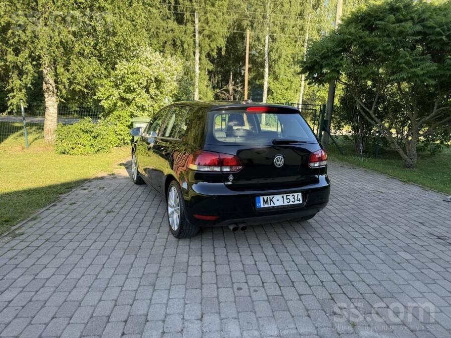 Black Volkswagen Golf 2012 in Tukums, with an engine capacity of 2.00 L and mileage of 316 thousand km for 3850 €, photo 5 on AUTOMOTO.COM.LV