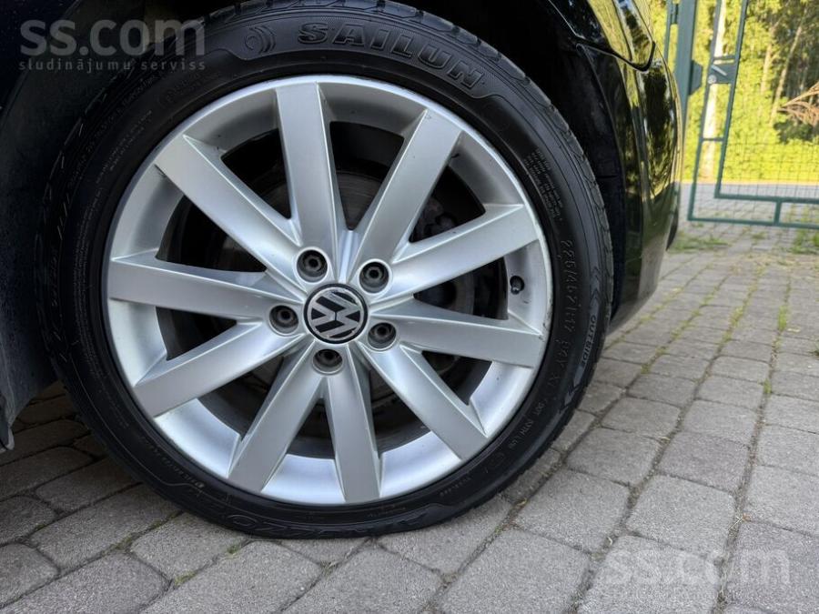 Black Volkswagen Golf 2012 in Tukums, with an engine capacity of 2.00 L and mileage of 316 thousand km for 3850 €, photo 16 on AUTOMOTO.COM.LV