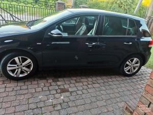 Melns Volkswagen Golf 2012 Šauļi, ar dzinēja tilpumu 2.00 L un nobraukumu 256 tūkst. km par 5500 €, foto 4 vietnē AUTOMOTO.COM.LV