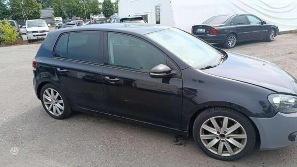 Black Volkswagen Golf 2012 in Panevezys, with an engine capacity of 1.97 L and mileage of 301 thousand km for 3000 €, photo 1 on AUTOMOTO.COM.LV