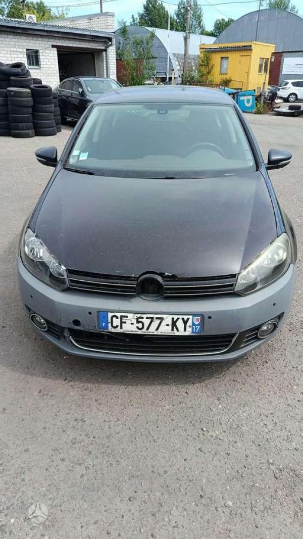 Melns Volkswagen Golf 2012 Panevēža, ar dzinēja tilpumu 1.97 L un nobraukumu 301 tūkst. km par 3000 €, foto 3 vietnē AUTOMOTO.COM.LV