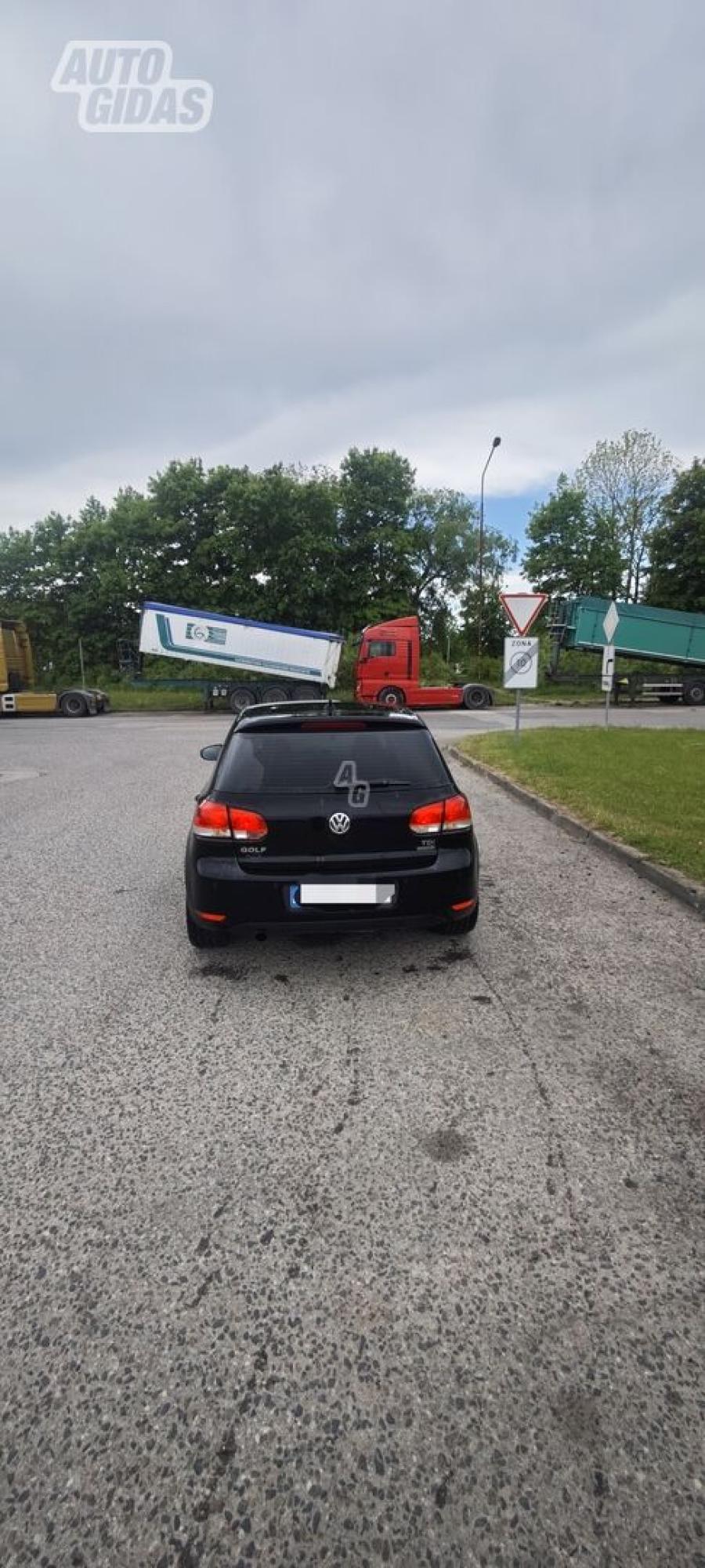 Black Volkswagen Golf 2012 in Klaipeda, with an engine capacity of 1.60 L and mileage of 278 thousand km for 4200 €, photo 5 on AUTOMOTO.COM.LV