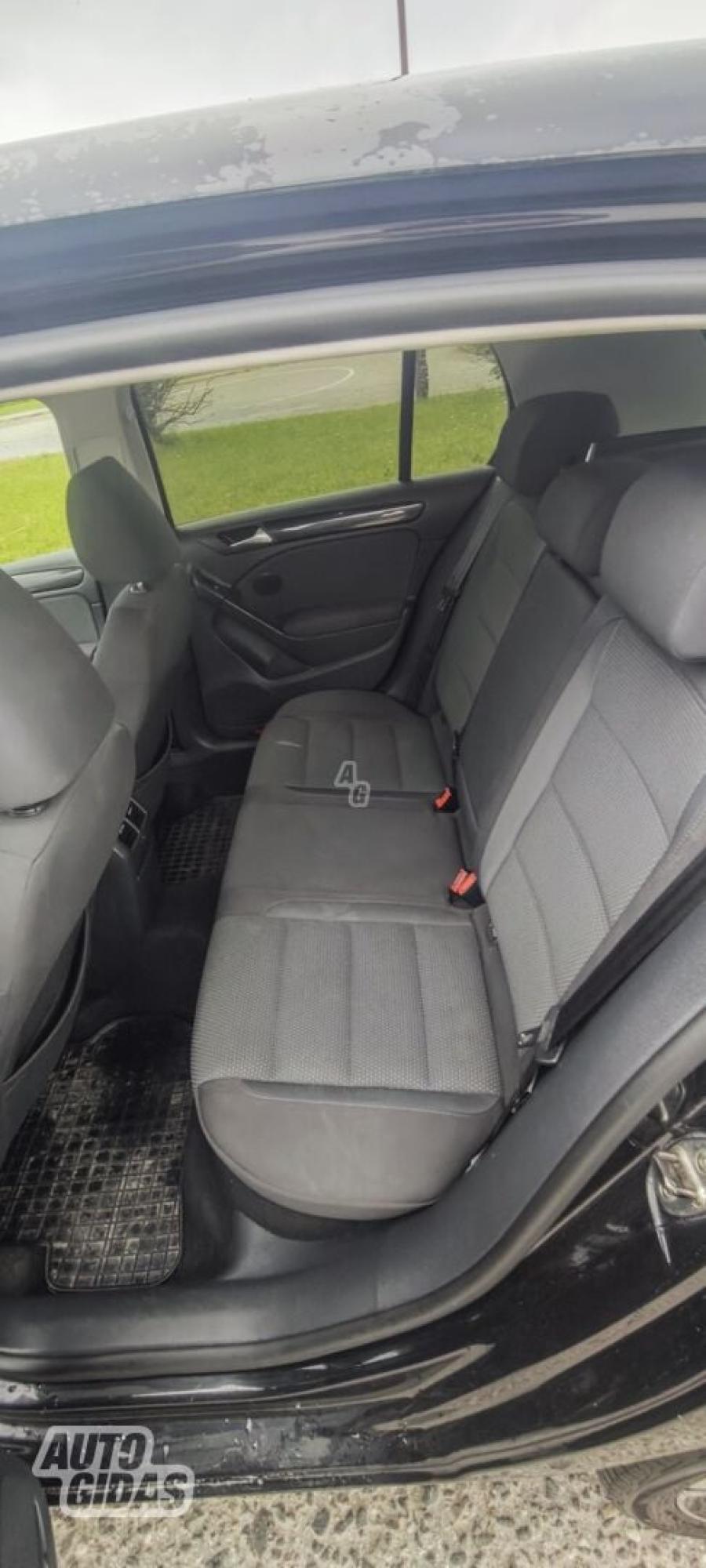 Black Volkswagen Golf 2012 in Klaipeda, with an engine capacity of 1.60 L and mileage of 278 thousand km for 4200 €, photo 9 on AUTOMOTO.COM.LV