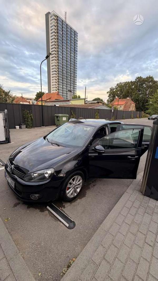 Melns Volkswagen Golf 2012 Klaipėda, ar dzinēja tilpumu 2.00 L un nobraukumu 322 tūkst. km par 4900 €, foto 4 vietnē AUTOMOTO.COM.LV
