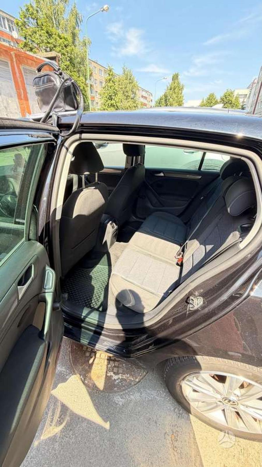 Melns Volkswagen Golf 2012 Klaipėda, ar dzinēja tilpumu 2.00 L un nobraukumu 322 tūkst. km par 4900 €, foto 6 vietnē AUTOMOTO.COM.LV