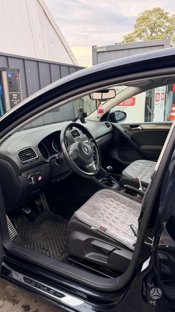 Melns Volkswagen Golf 2012 Klaipėda, ar dzinēja tilpumu 2.00 L un nobraukumu 322 tūkst. km par 4900 €, foto 7 vietnē AUTOMOTO.COM.LV