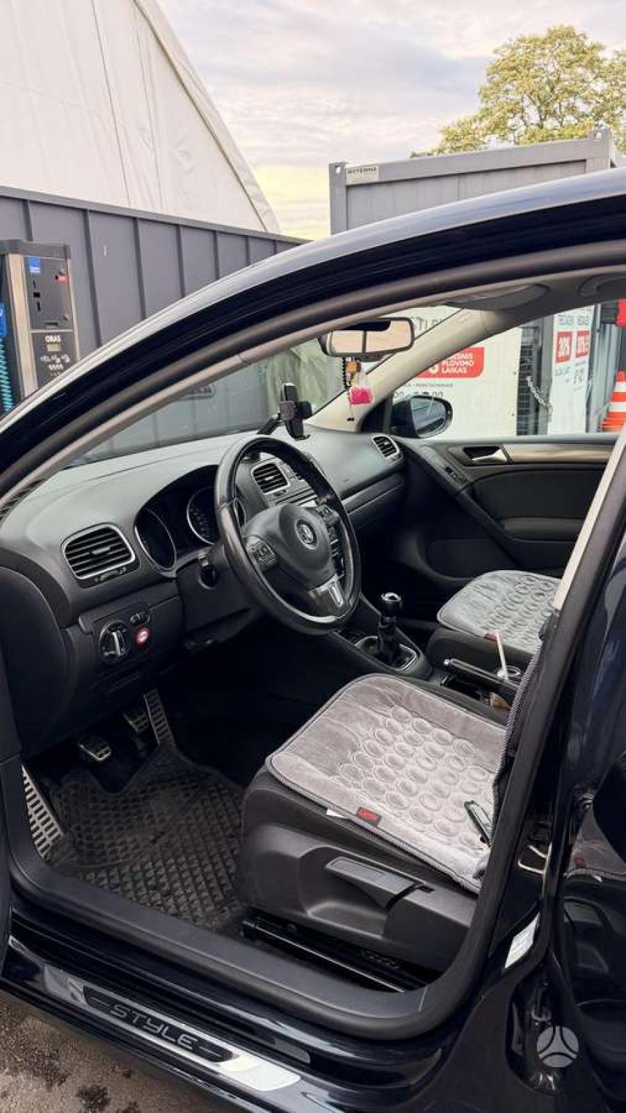 Melns Volkswagen Golf 2012 Klaipėda, ar dzinēja tilpumu 2.00 L un nobraukumu 322 tūkst. km par 4900 €, foto 8 vietnē AUTOMOTO.COM.LV