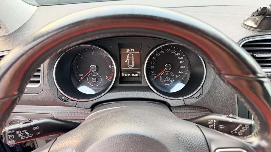 Melns Volkswagen Golf 2012 Klaipėda, ar dzinēja tilpumu 2.00 L un nobraukumu 322 tūkst. km par 4900 €, foto 10 vietnē AUTOMOTO.COM.LV